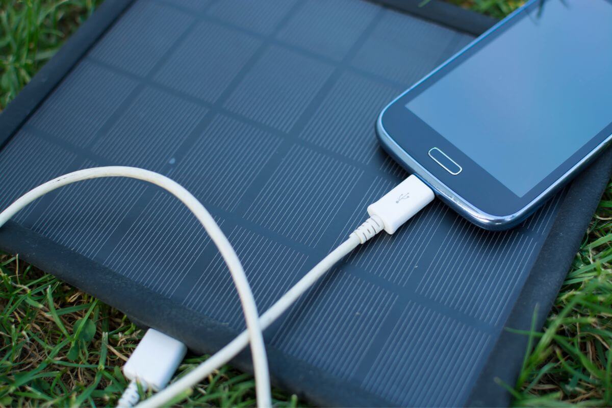 How Long Do Solar Phone Chargers Take to Fully Charge a Device? - Carbo ...