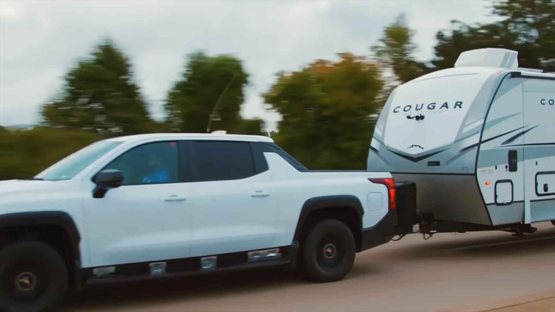 Can You Actually Tow a Trailer with Electric SUVs? - Carbo Europe